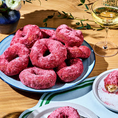 Raspberry-Dusted Sfinge (Moroccan Donuts) – HexClad Cookware EU